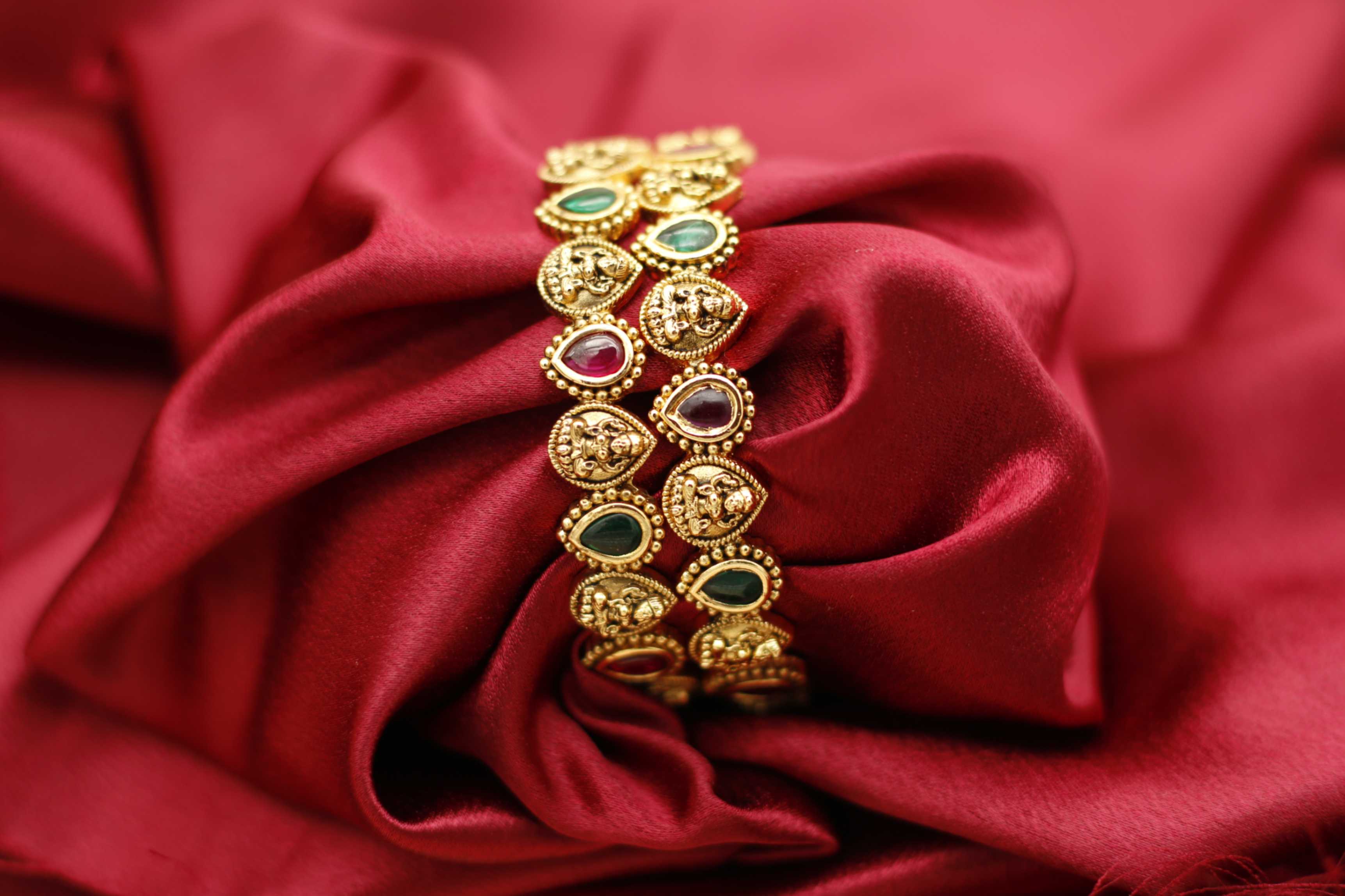 Antique Lakshmi Dual Colour Stone Bangle Set – Ninikaa